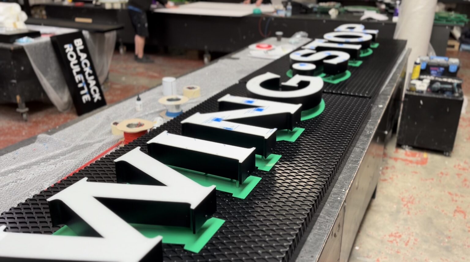 Build | Signage manufacturer - Ashleigh Signs